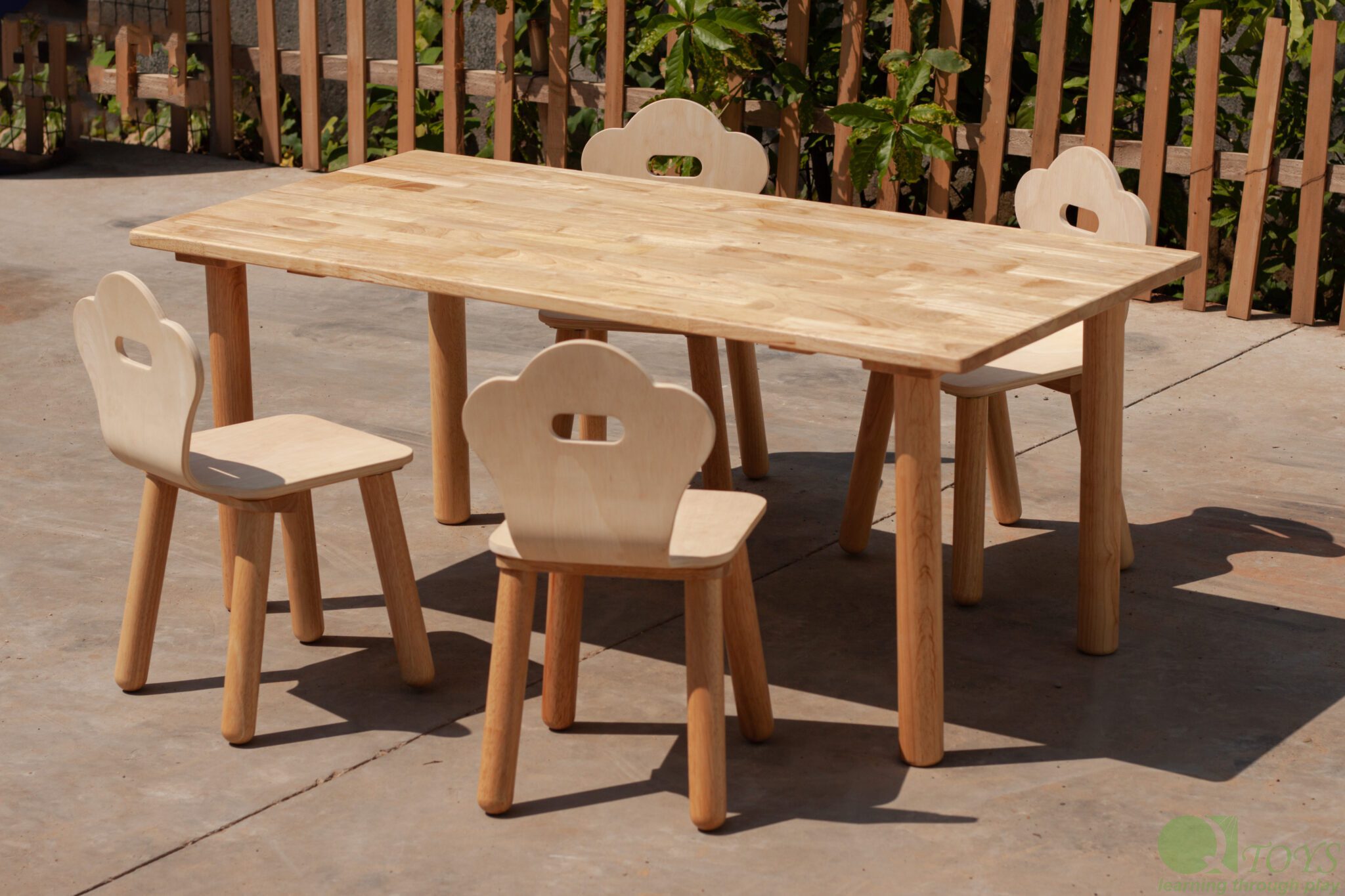 Classic Rectangular Table and 4 Chairs